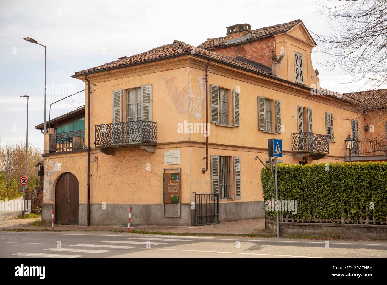 Pavese hi-res stock photography and images - Alamy