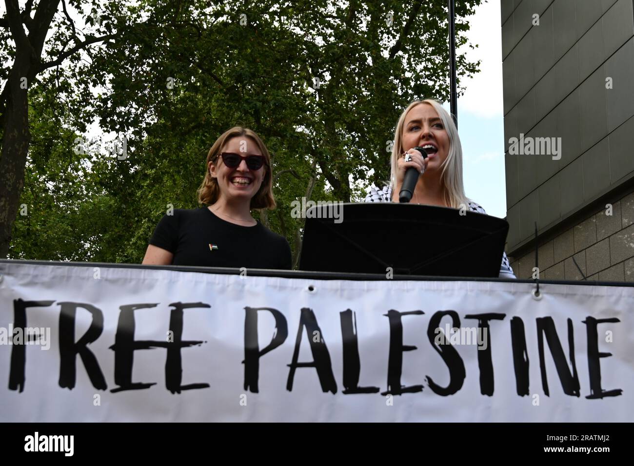 Israel embassy. London, UK. July 5 2023. Speaker Shelly Asquith of Stop ...
