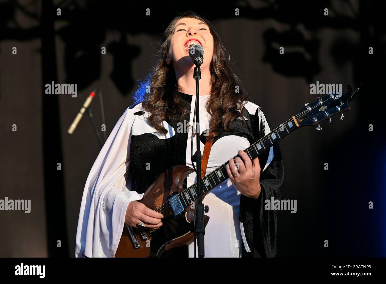 Musician, singer songwriter, guitarist, Terra Lightfoot in concert ...