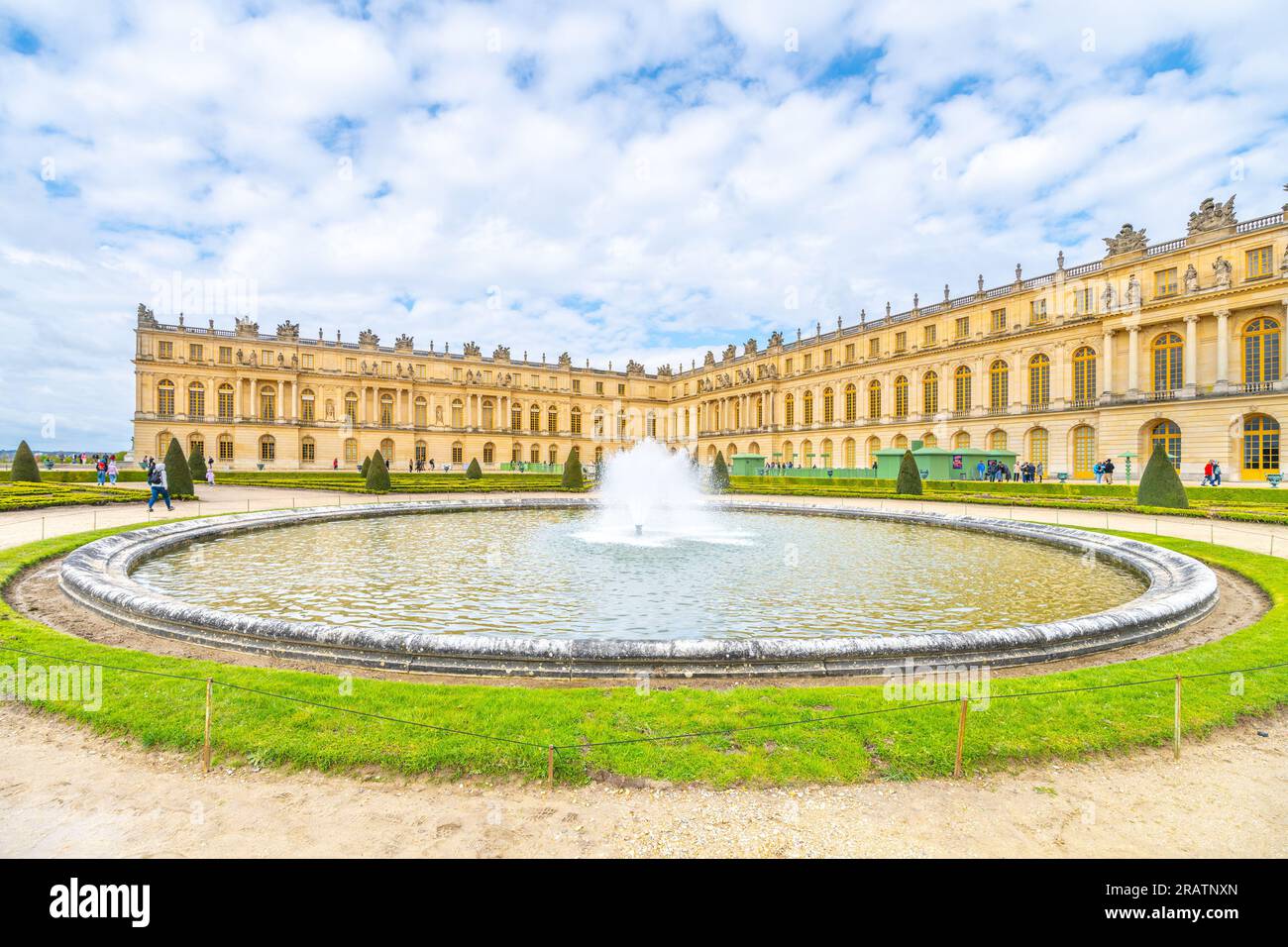 Chateau Versailles exterior view from park. Paris, France Stock Photo ...