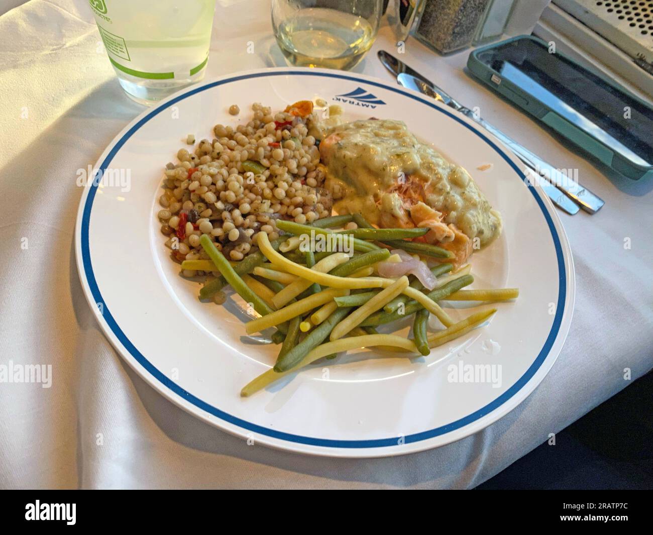 Dinner Plates in the AMTRAK Dining Car Stock Photo - Alamy