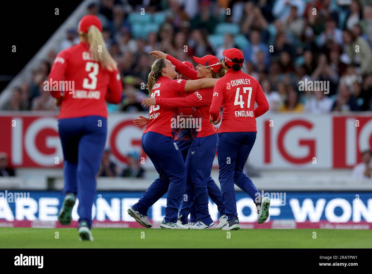 Beth gibson hi-res stock photography and images - Alamy