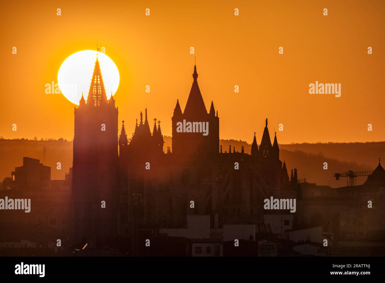 Leon Cathedral sunset Castilla Leon, Gothic architecture Spain sun ...