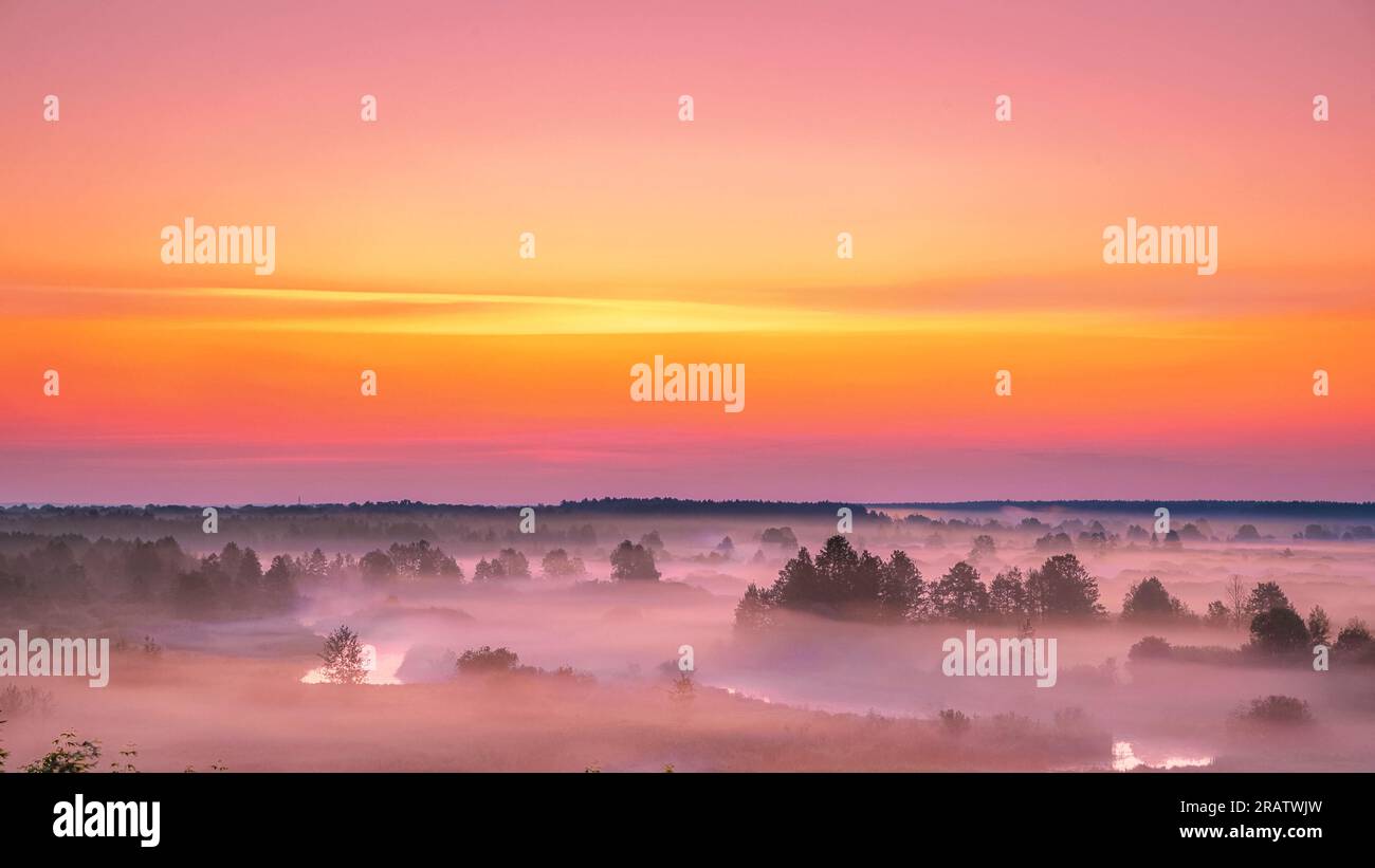 4k Sunrise Sky Timelapse. Morning Sun Shines On Plain. Amazing Effects ...