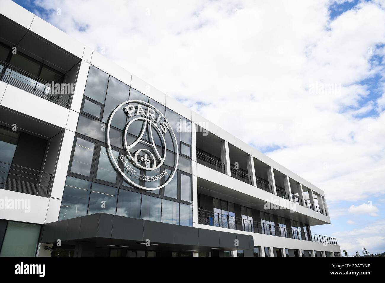 Illustration of the official PSG logo on one of the buildings of the ...