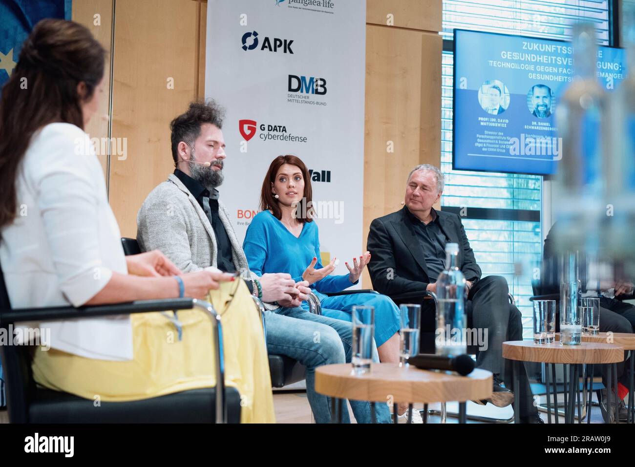 Sabrina Staubitz, Dr. Daniel Schwarzenberger, Ramona H. Rieger,PD Dr ... Sabrina Staubitz, Dr. Daniel Schwarzenberger, Ramona H. Rieger,PD Dr ...