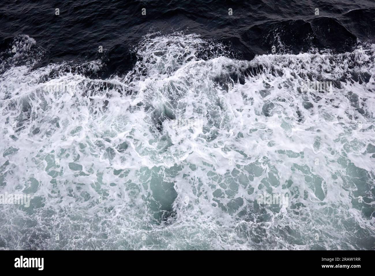 Frothy ocean waves with whitecaps in the Pacific Ocean Stock Photo - Alamy