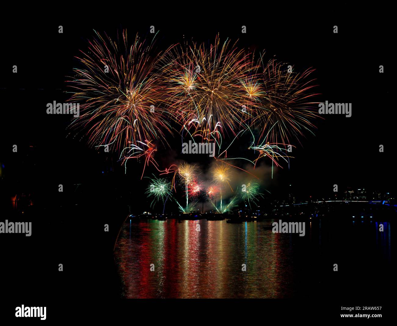 Fireworks over Lake Union on the Fourth of July 2023 Stock Photo - Alamy