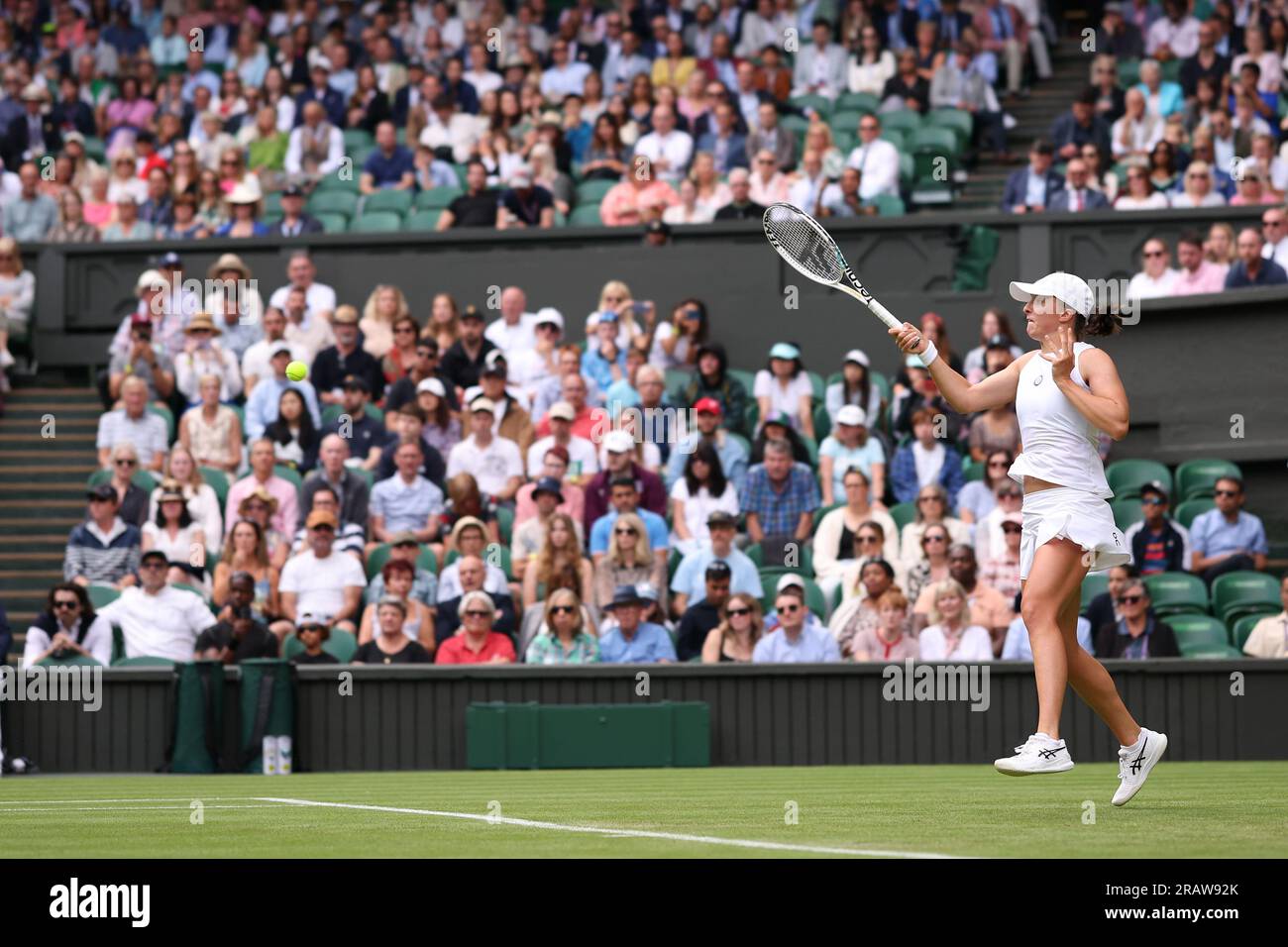 Iga swiatek forehand hi-res stock photography and images - Alamy