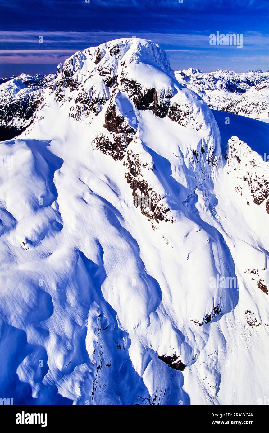 Vancouver island mountain ranges hi-res stock photography and images ...