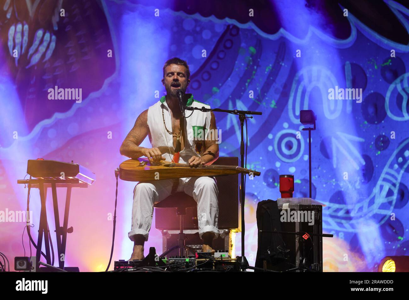 Xavier rudd show hi-res stock photography and images - Alamy