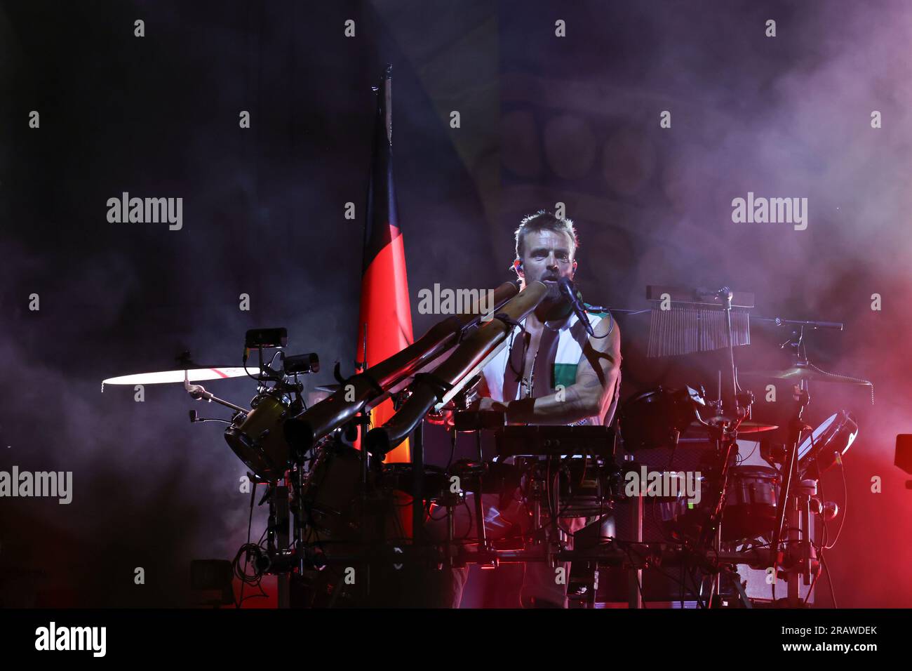 Xavier rudd show hi-res stock photography and images - Alamy