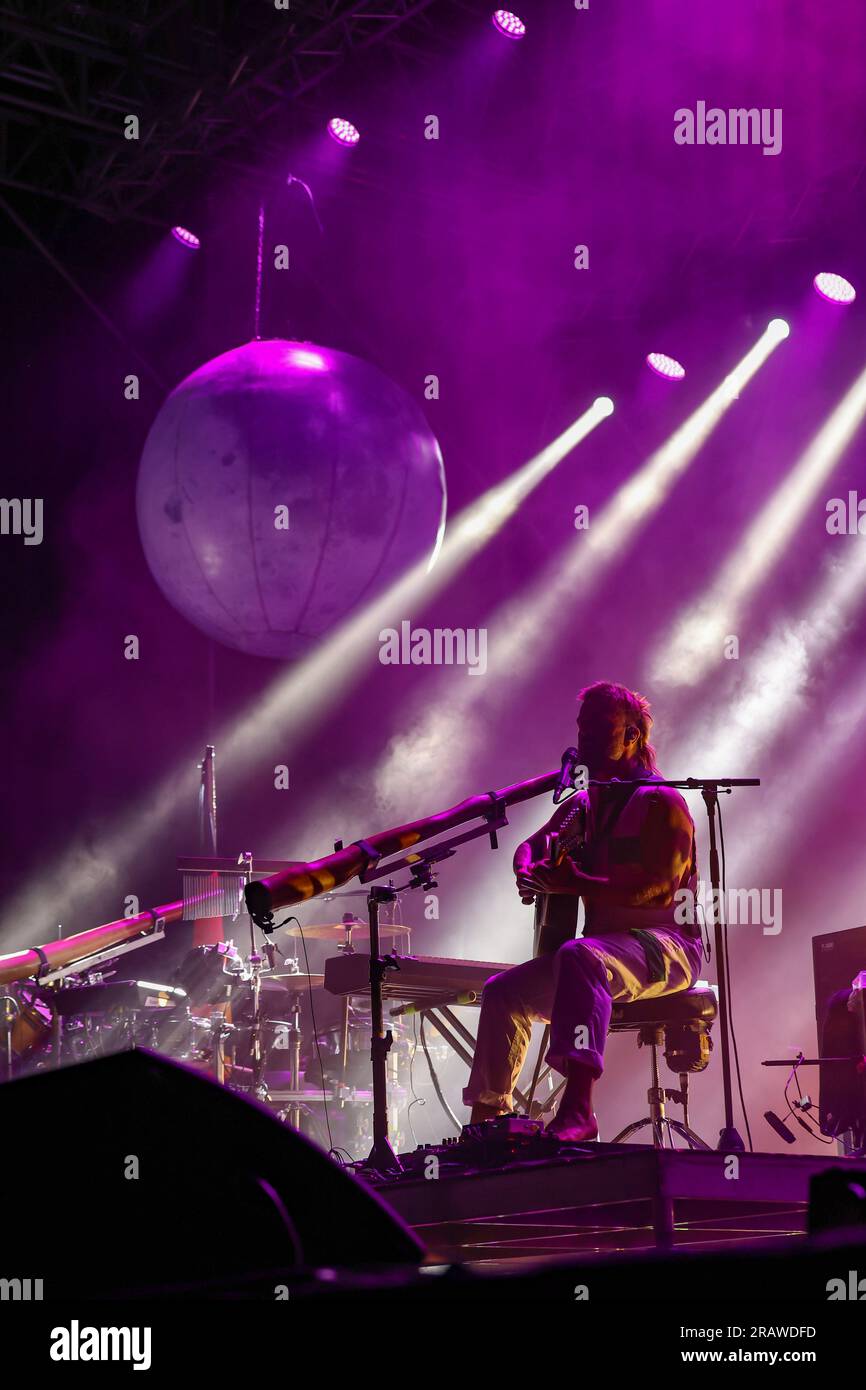 Xavier rudd show hi-res stock photography and images - Alamy