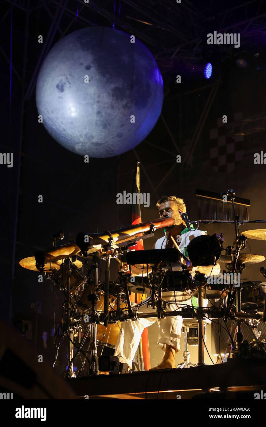 Xavier rudd show hi-res stock photography and images - Alamy