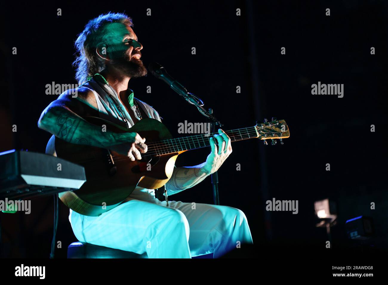 Xavier rudd show hi-res stock photography and images - Alamy