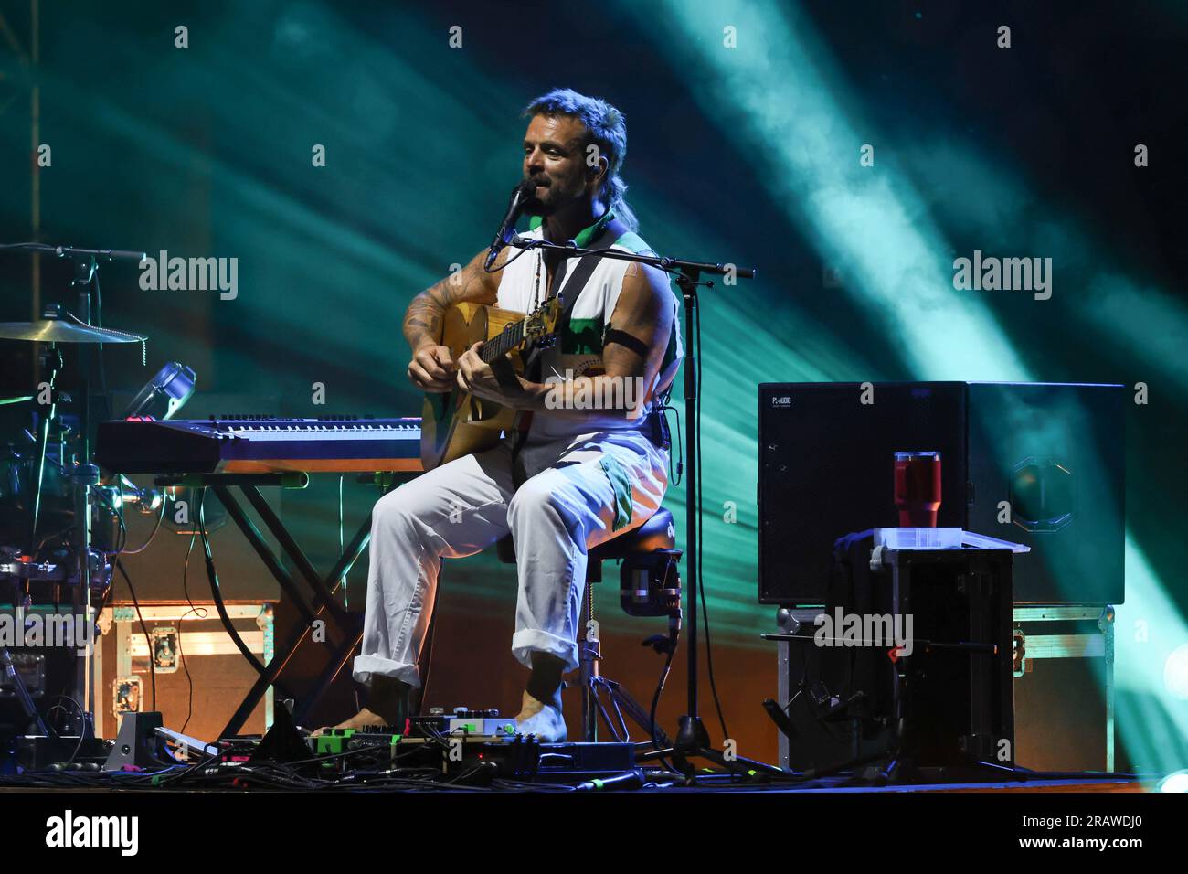 Xavier rudd show hi-res stock photography and images - Alamy