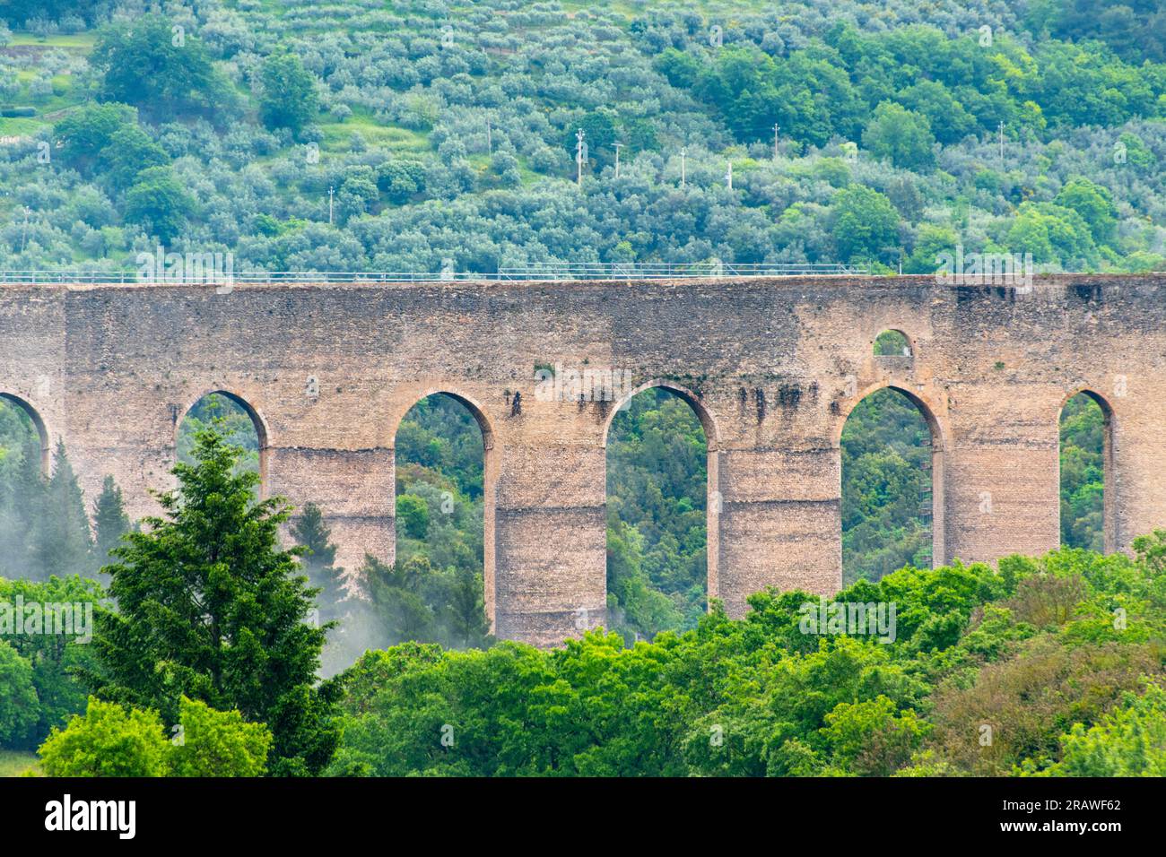 Bridge with towers hi-res stock photography and images - Alamy