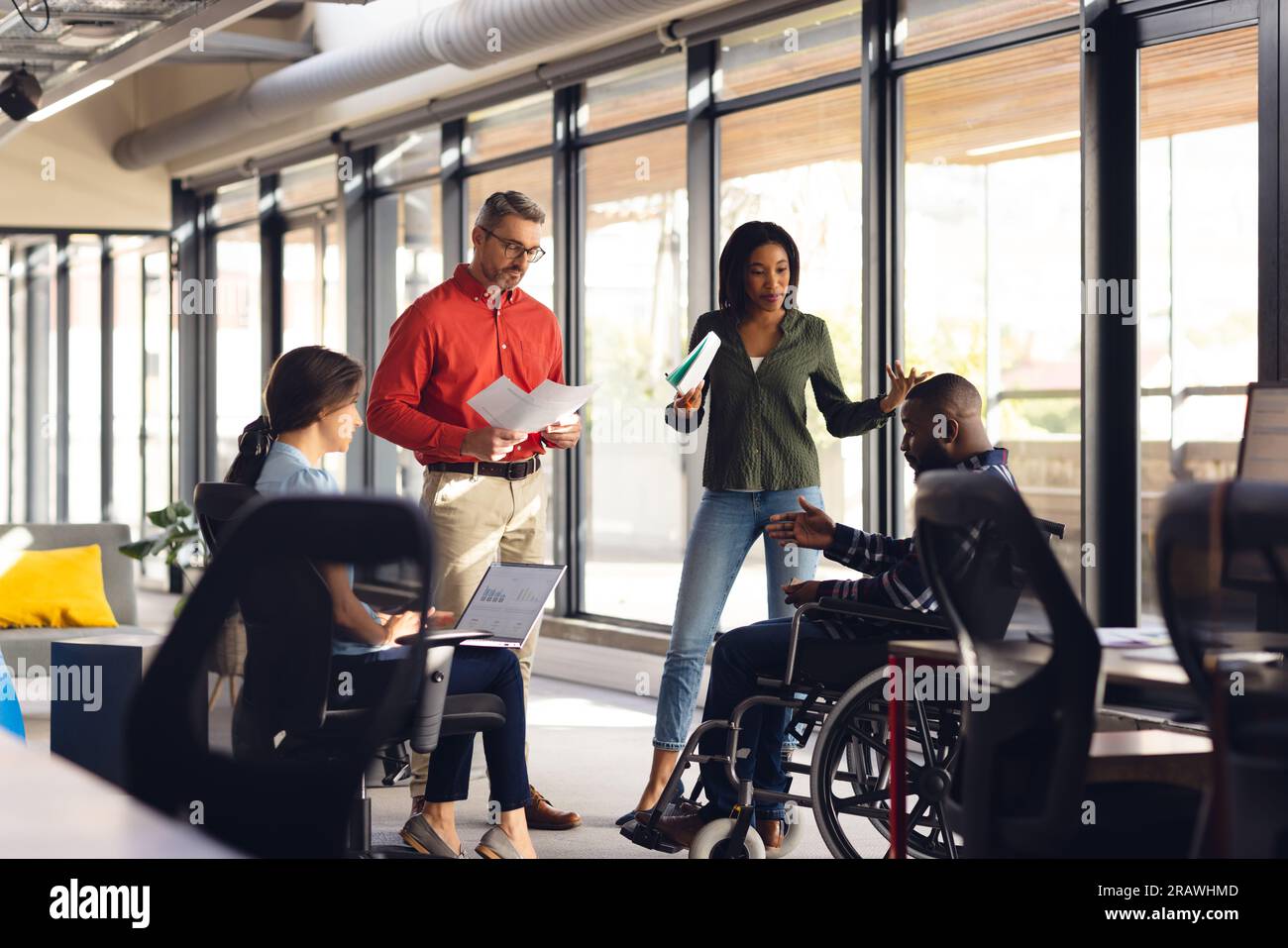 Business people disability diverse hi-res stock photography and images ...
