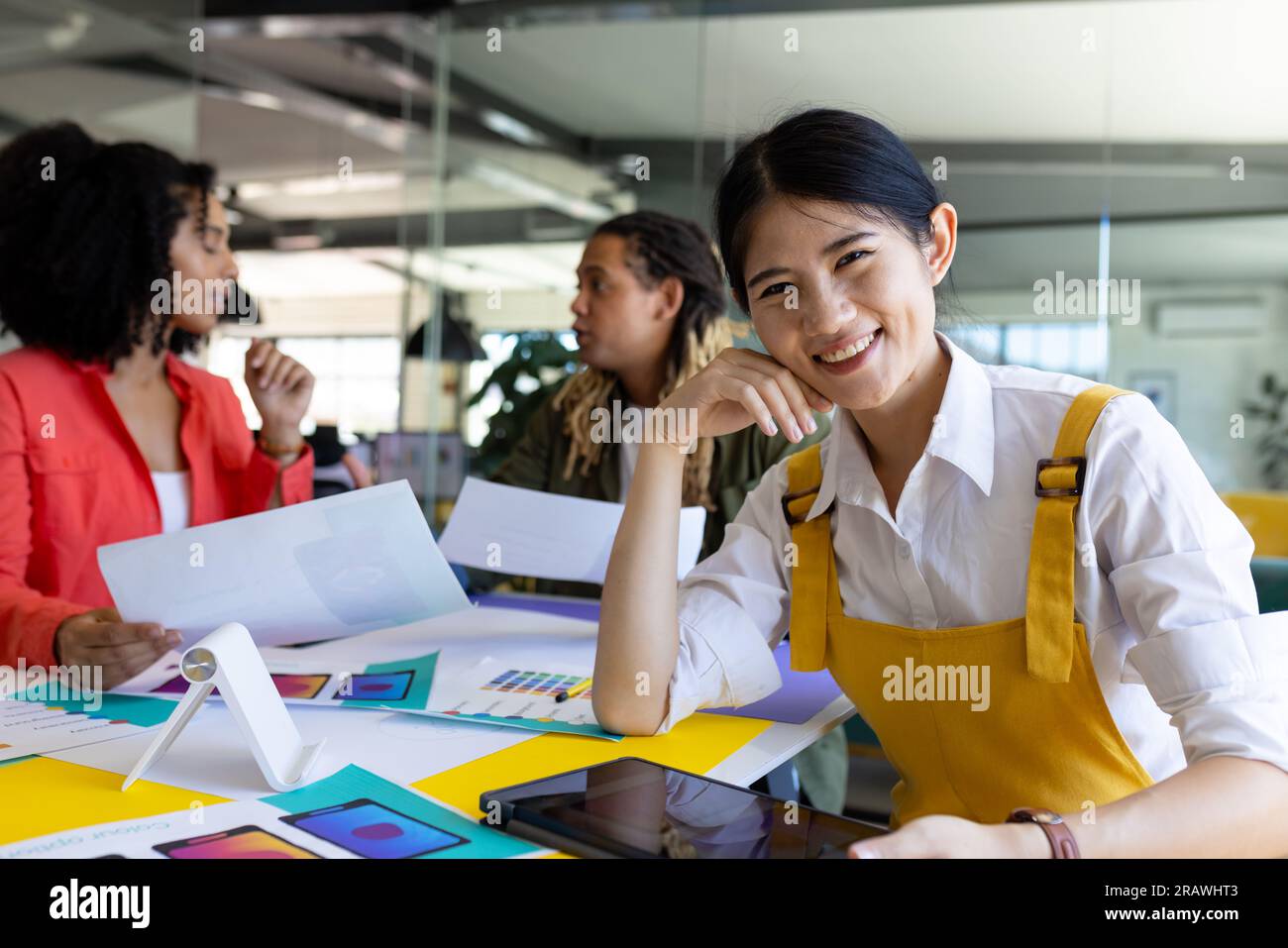 Asian team work illustration hi-res stock photography and images - Alamy