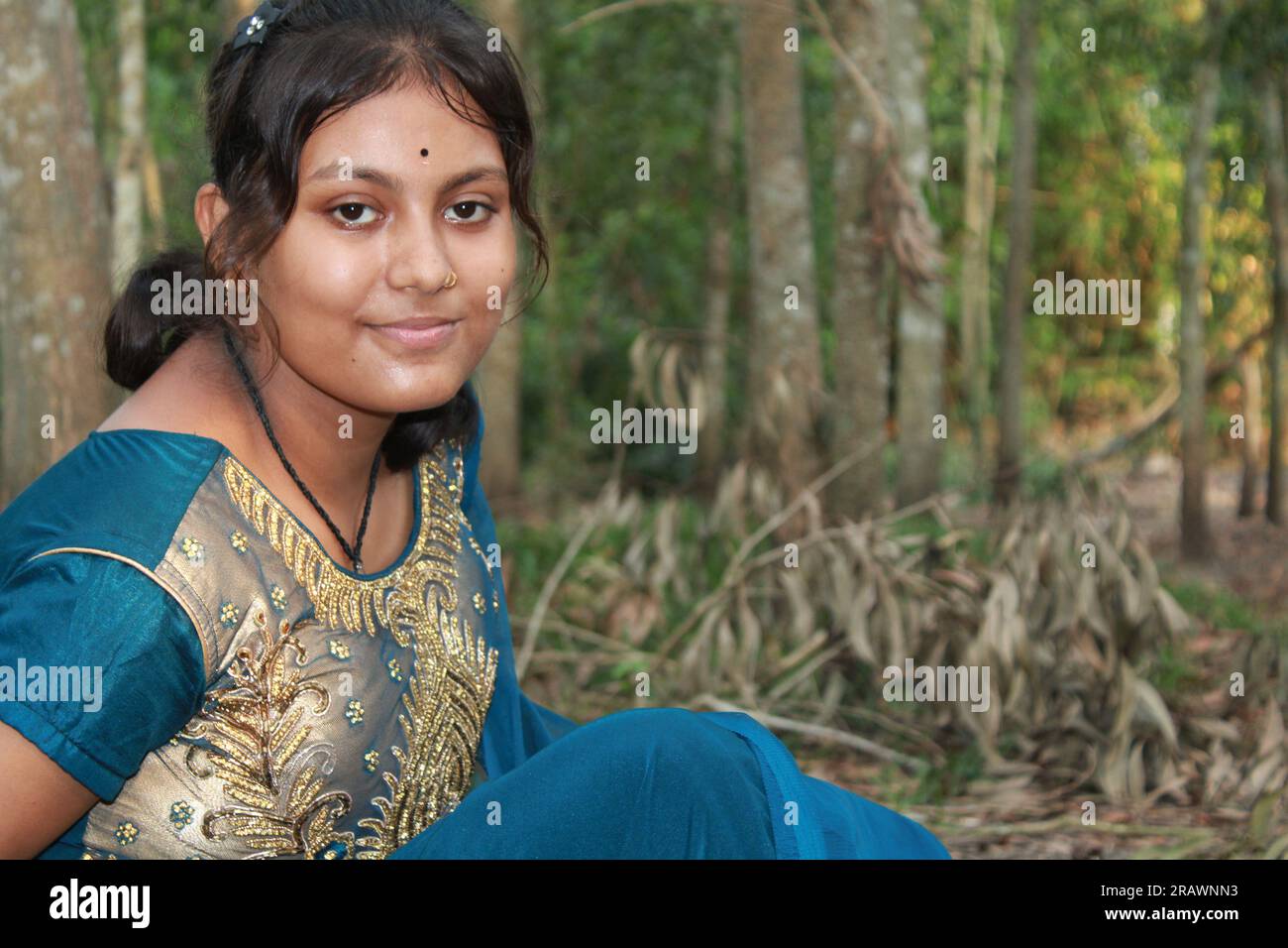 Beautiful indian girl hi-res stock photography and images - Alamy