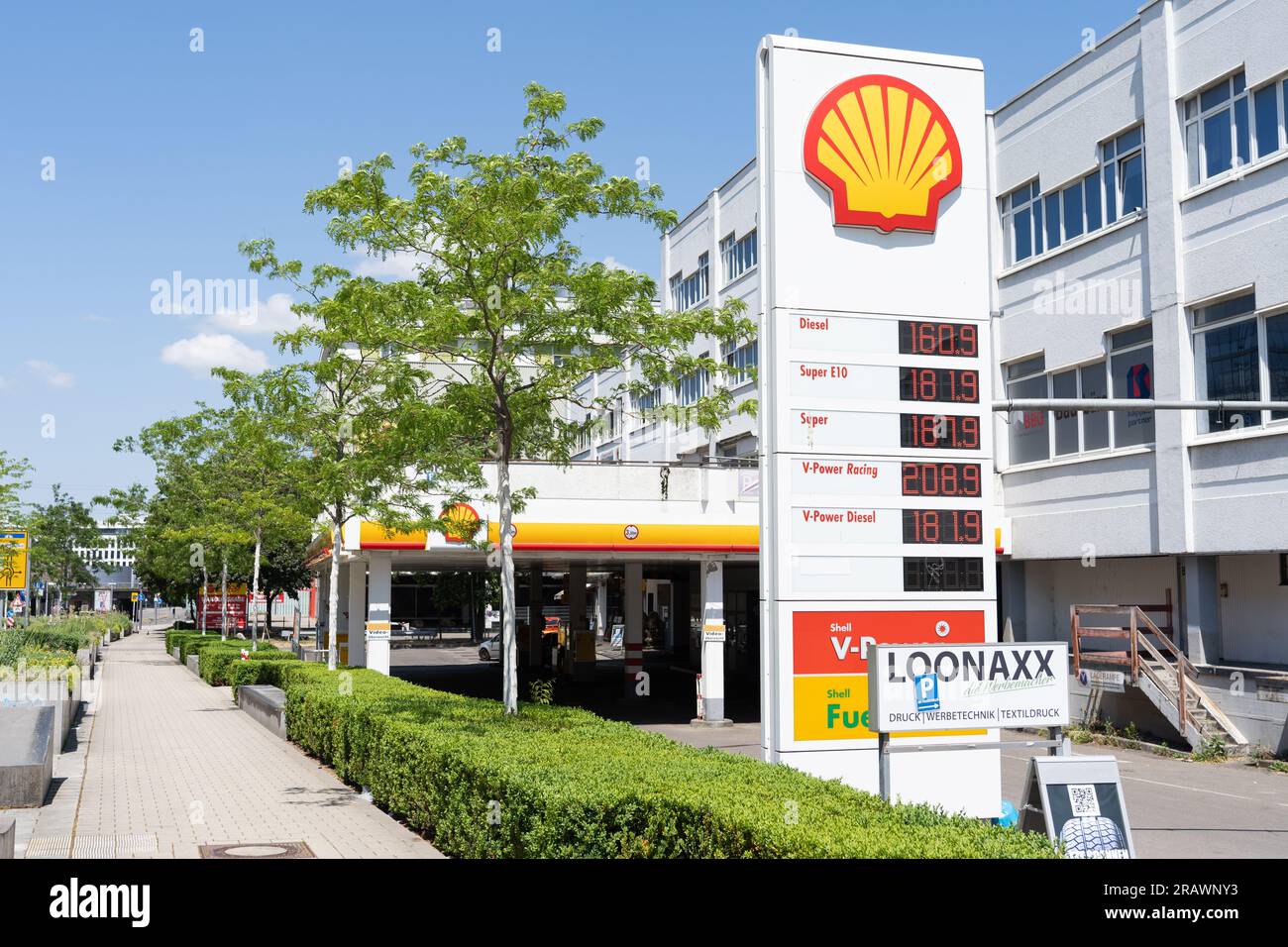 Shell gas station in Boblingen Germany Stock Photo - Alamy