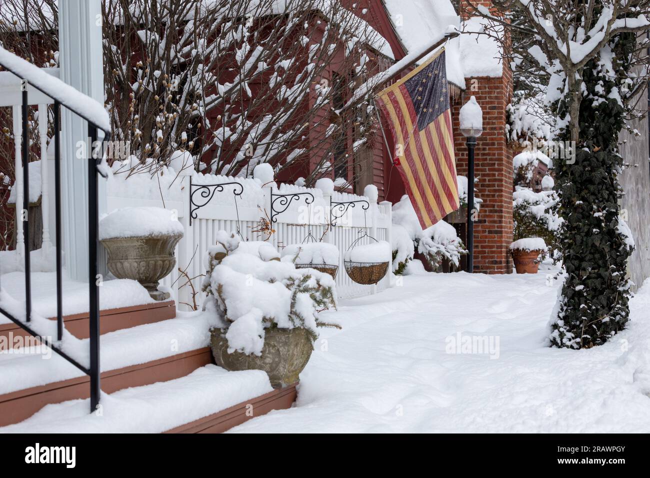 Providence colonial house hi-res stock photography and images - Alamy