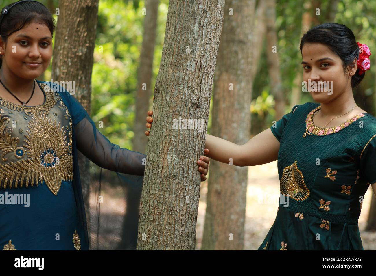 Two Beautiful Teenage Rural Indian Girls Outdoor Stock Photo - Alamy