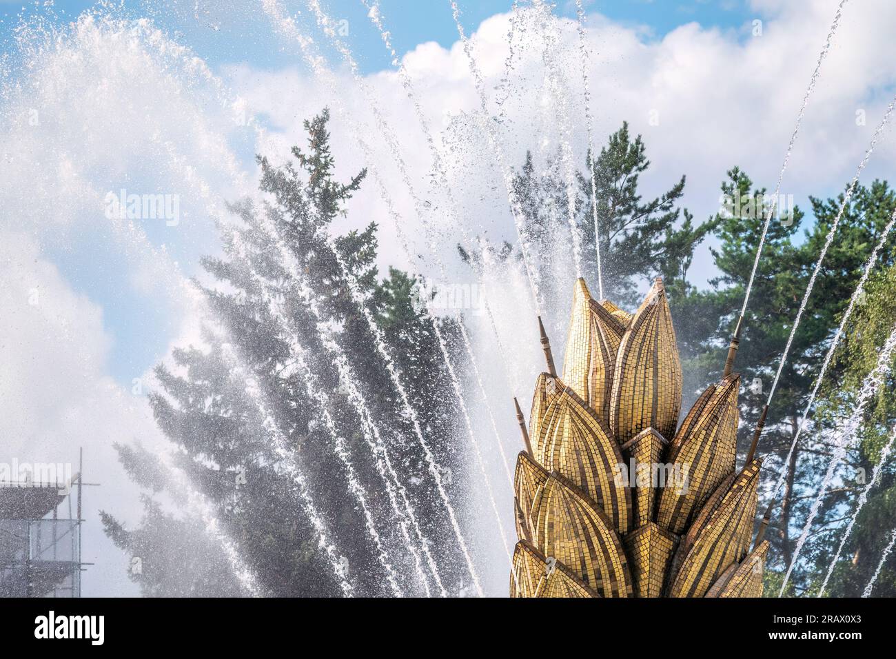 MOSCOW, RUSSIA - July 29, 2022: Legendary Soviet fountain Zolotoy Kolos ...