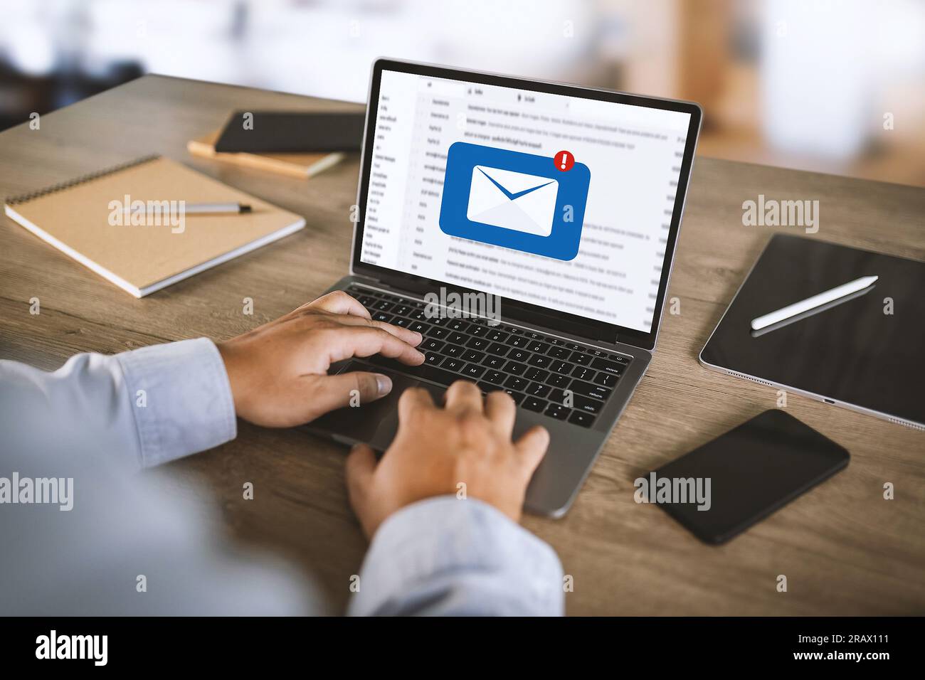 Mail Communication Connection message to mailing contacts phone Global ...