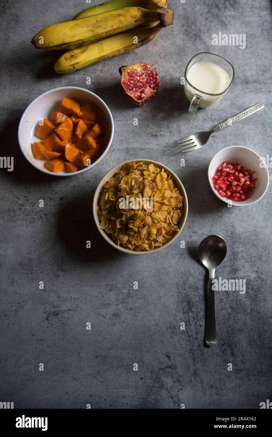 Eat cornflakes hi-res stock photography and images - Alamy