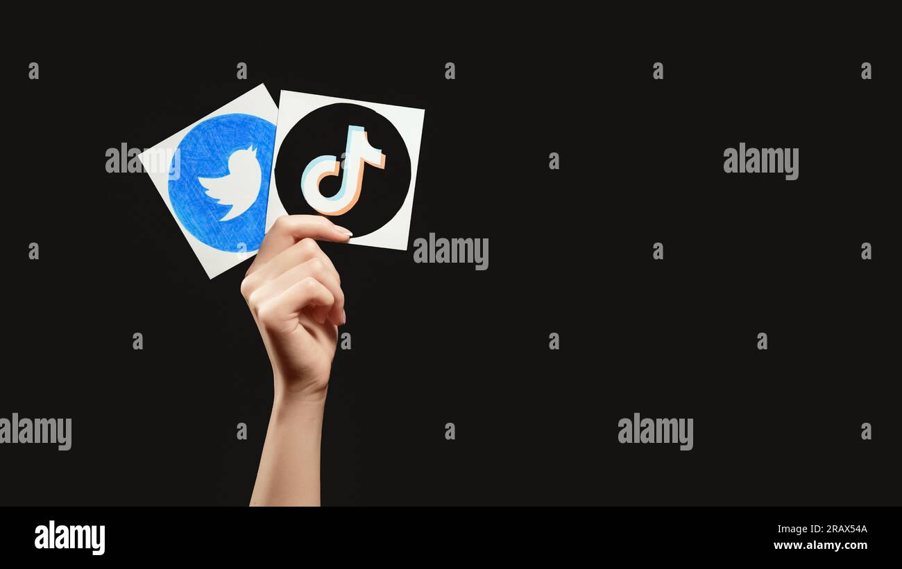 Twitter tiktok hi-res stock photography and images - Alamy