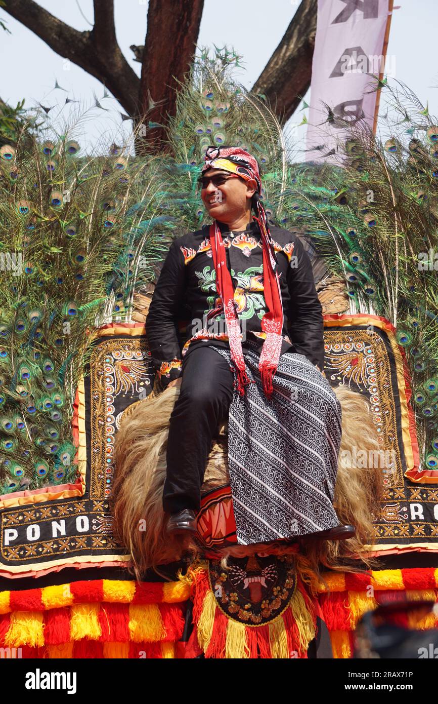 Javanese performing reog dance to celebrate election Carnival (Kirab ...