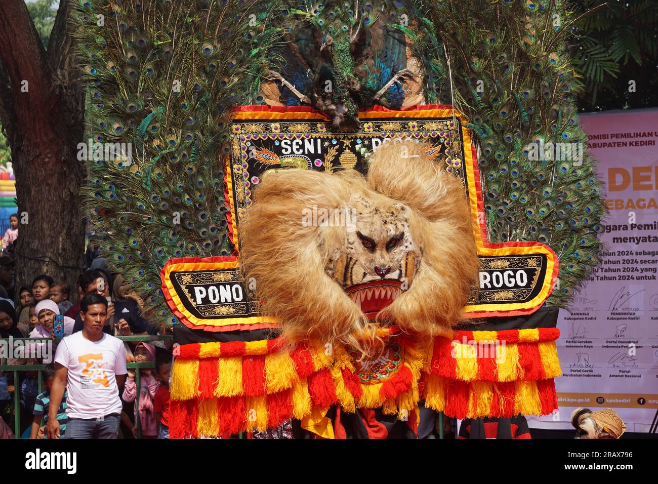 Reog mask hi-res stock photography and images - Alamy