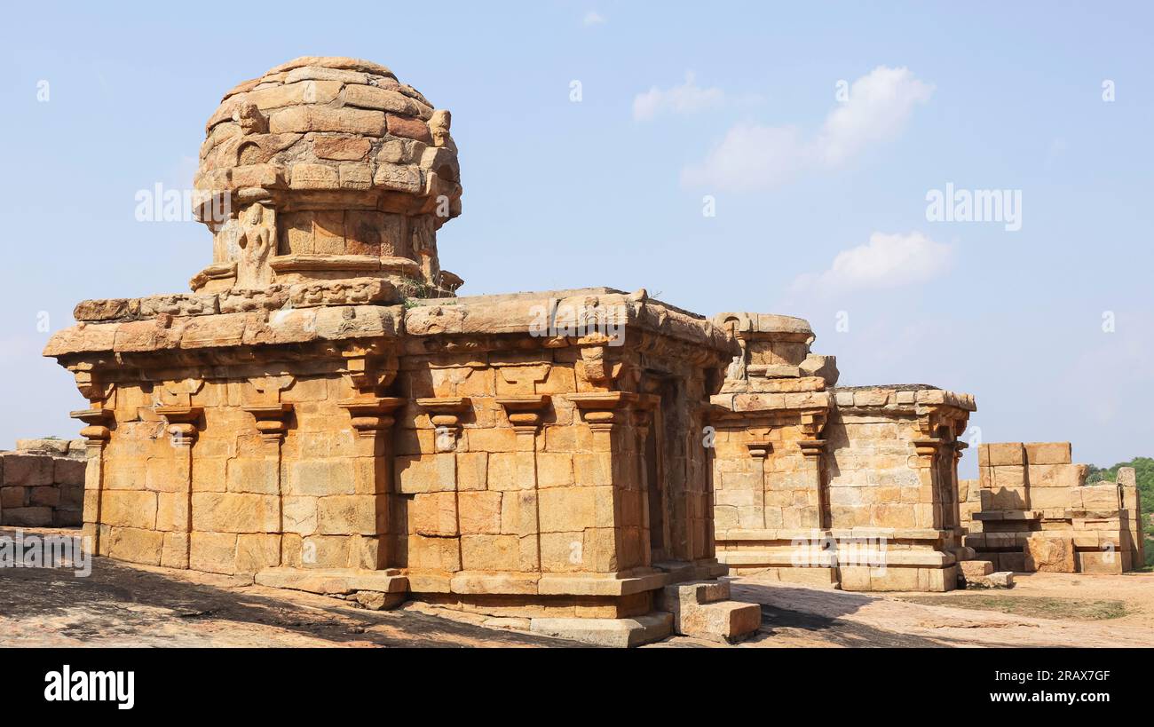 Small Temples around the Vijayalaya Choleeswaram temple, Narthamalai ...