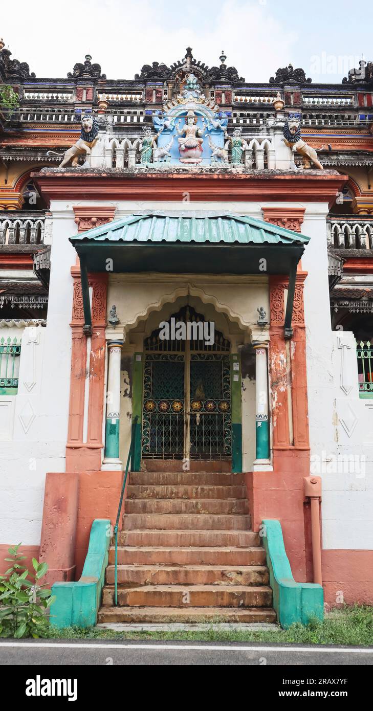 Traditional Chettinad palatial mansions Kanadukathan, Pudukottai ...