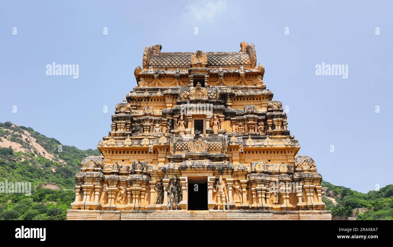 Gopuram of Sri Kottai Mariamman Temple, Sankagiri Fort, Salem ...