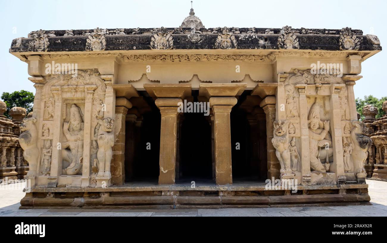 Main Temple Mandapa of Kailasnathar Temple, Kanchipuram, Tamilnadu ...