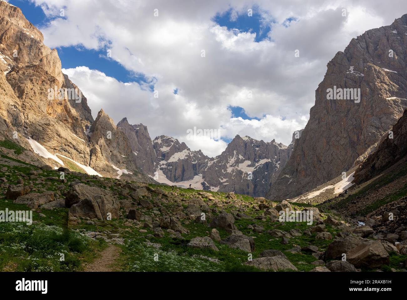cilo mountains, hakkari, high mountains and clouds, valley of heaven ...
