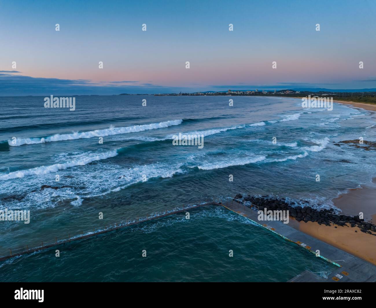 Waves towradgi beach hi-res stock photography and images - Alamy