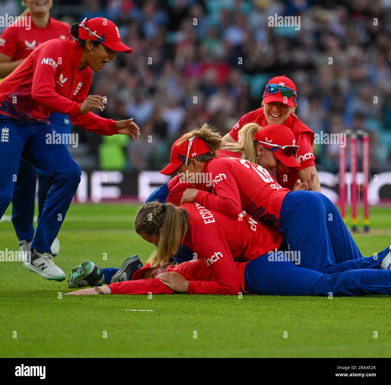 Oval, England. 3 July, 2023. Heather Knight and Sophie Ecclestone ...