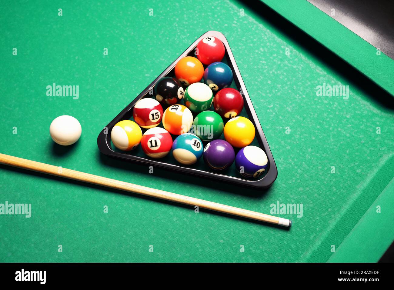 Billiards cue rack snooker hi-res stock photography and images - Alamy