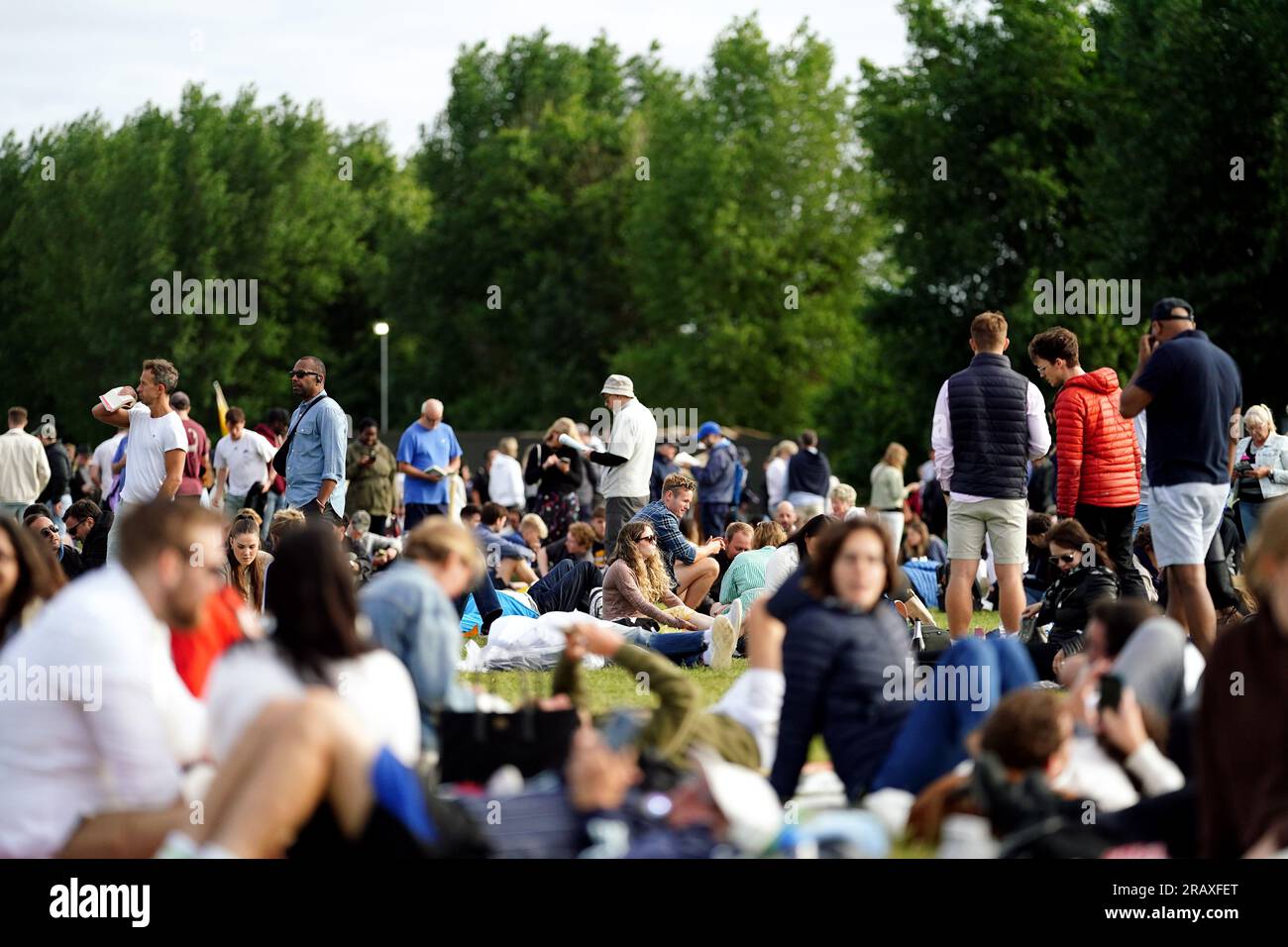 Spectators in the queue on day four of the 2023 Wimbledon Championships ...