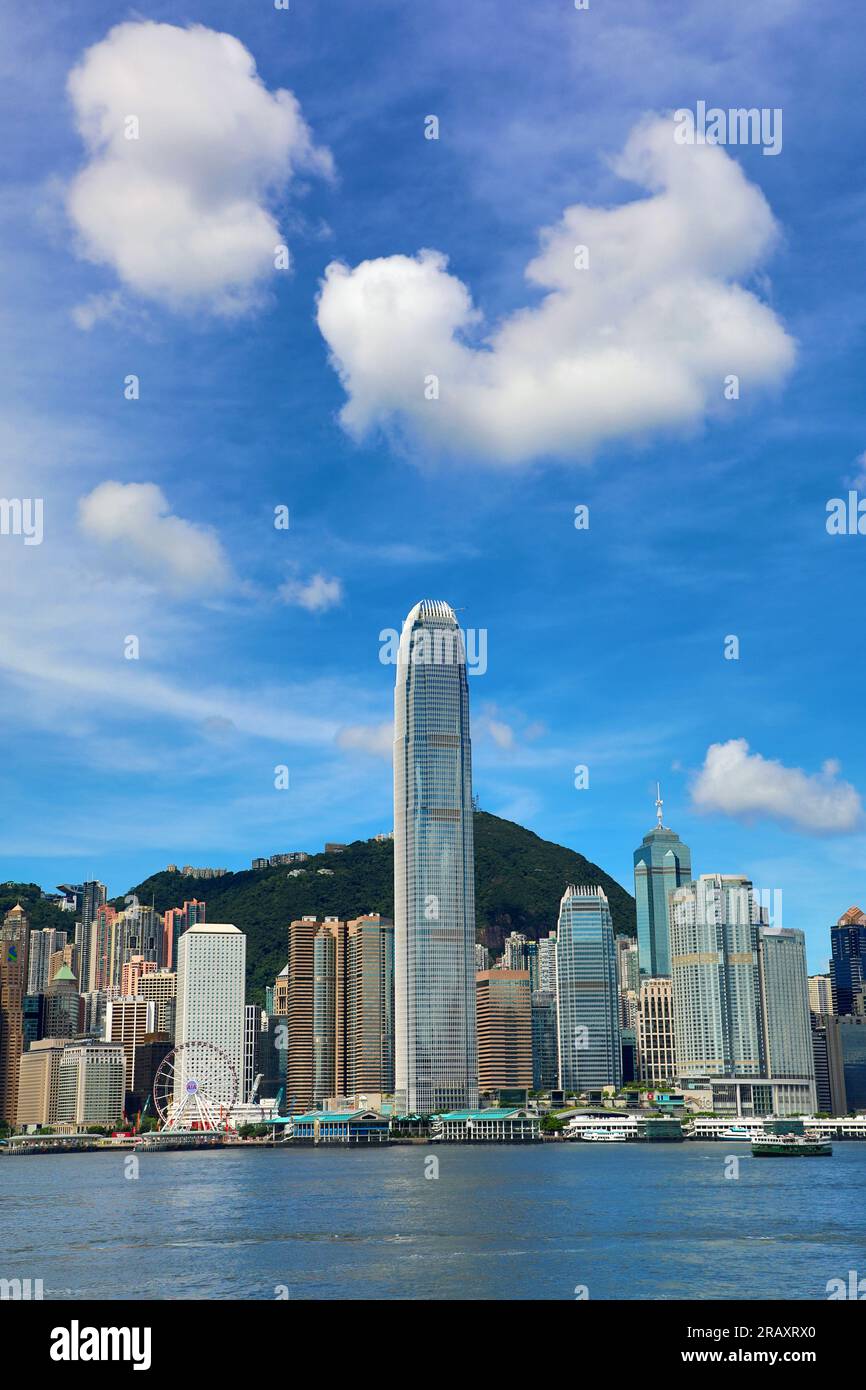 Victoria harbour hong kong skyline hi-res stock photography and images ...