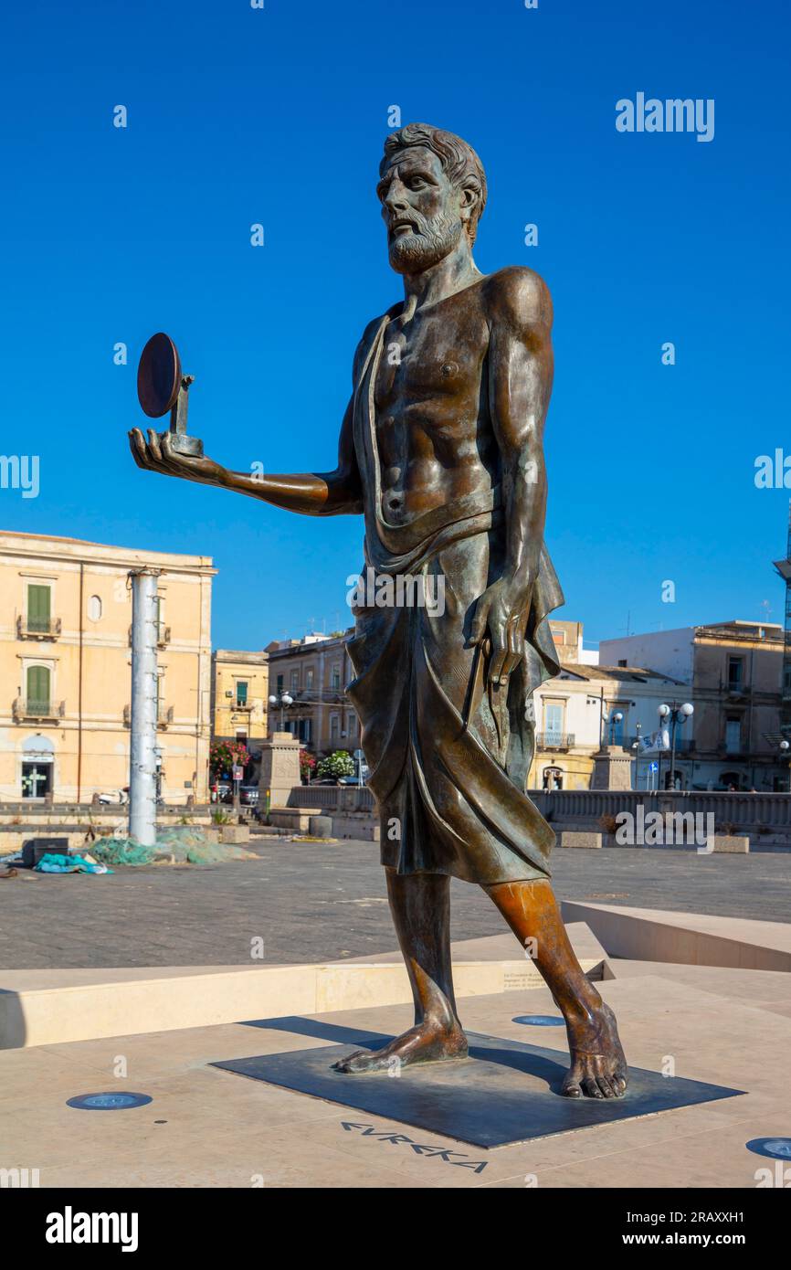 Archimedes statue, Siracusa, Sicily, Italy Stock Photo - Alamy