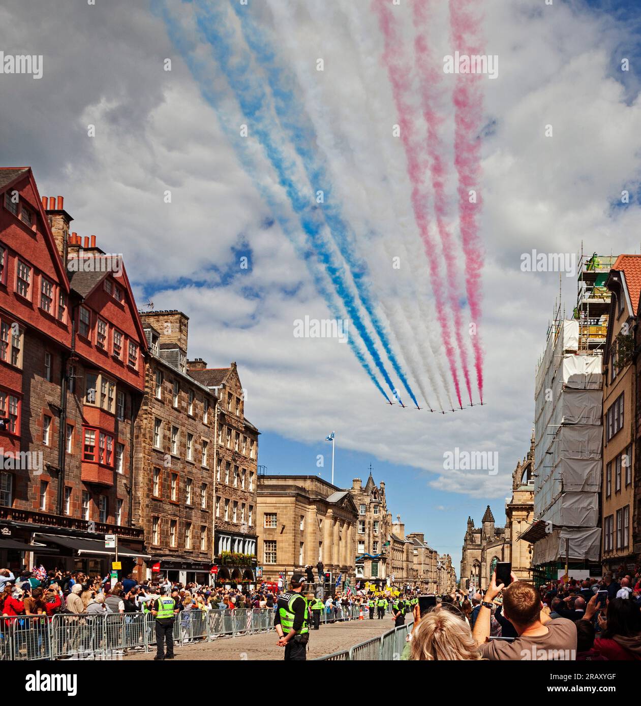 Royal Mile, Edinburgh, Scotland, UK. 5 July 2023. Red Arrows Royal Mile ...