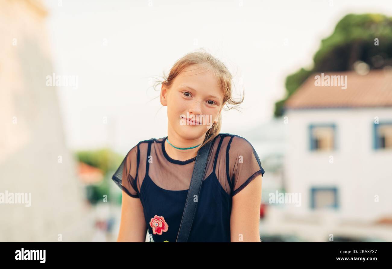 Outdoor portrait of beautiful young girl on summer vacation Stock Photo ...
