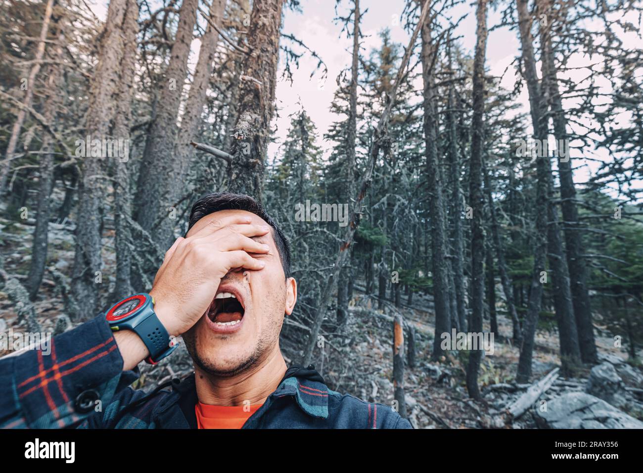 Lone woman dark night walking hi-res stock photography and images - Alamy