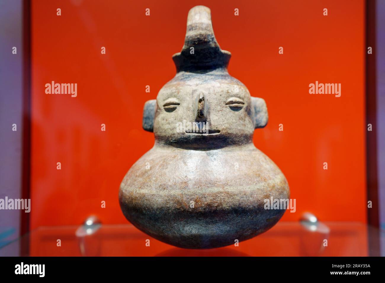 globular anthropomorphic vase of semispherical mango, Vicús culture ...