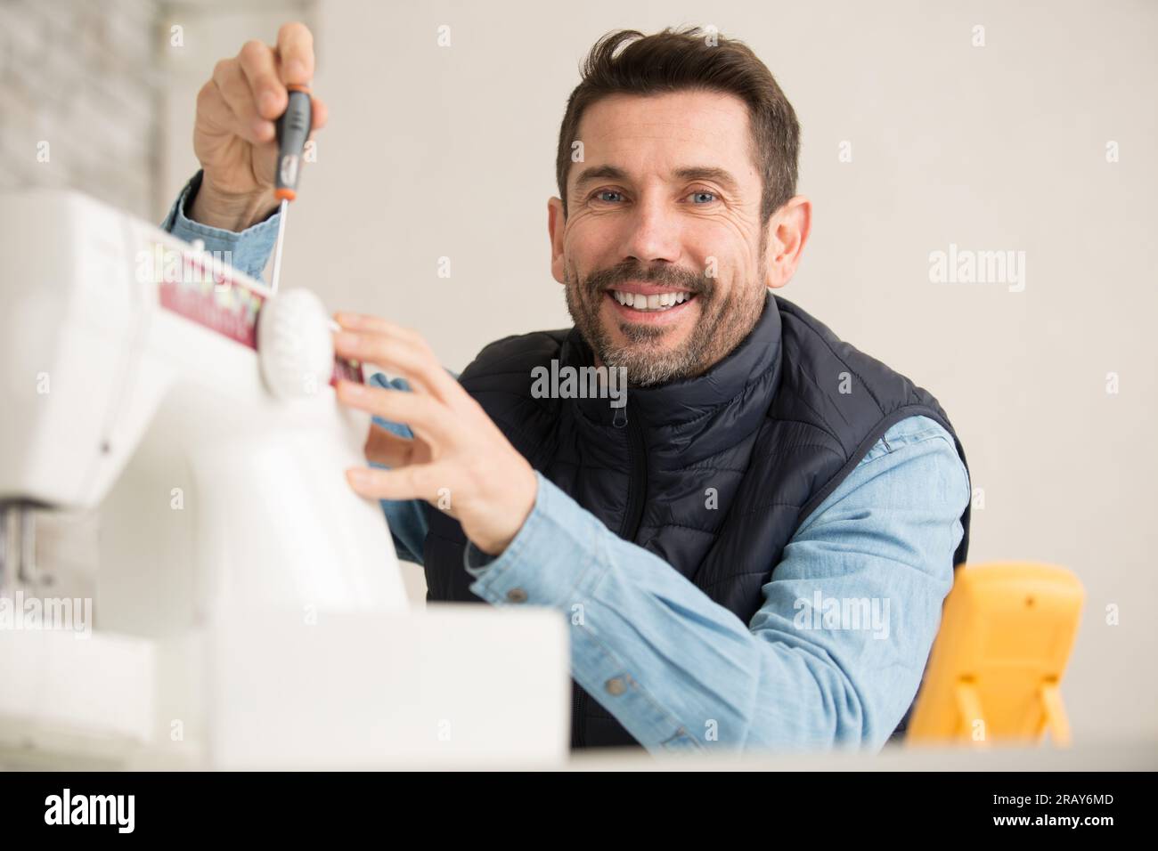Fabric testing machine hi-res stock photography and images - Alamy
