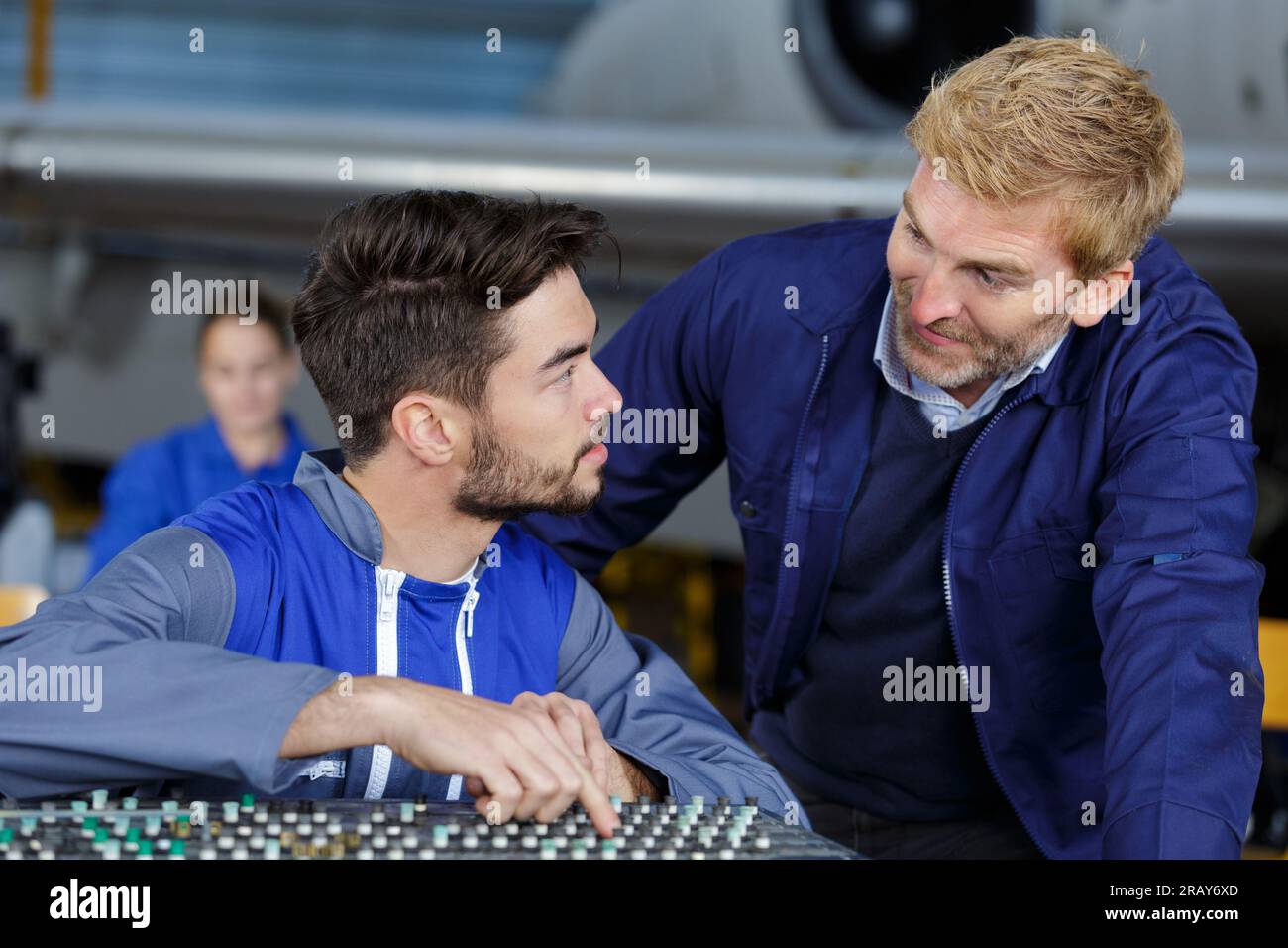 Portrait two garage mechanics hi-res stock photography and images - Alamy